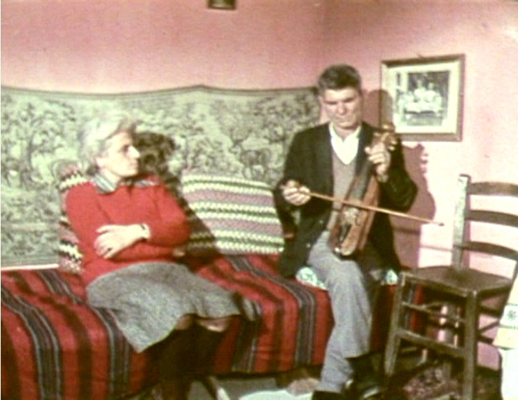 ΜΟΥΣΙΚΟ ΟΔΟΙΠΟΡΙΚΟ ΜΕ ΤΗΝ ΔΟΜΝΑ ΣΑΜΙΟΥ | archive.ert.gr