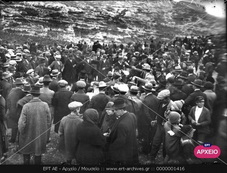 ΚΟΥΛΟΥΜΑ ΣΤΟ ΛΟΦΟ ΦΙΛΟΠΑΠΠΟΥ | archive.ert.gr
