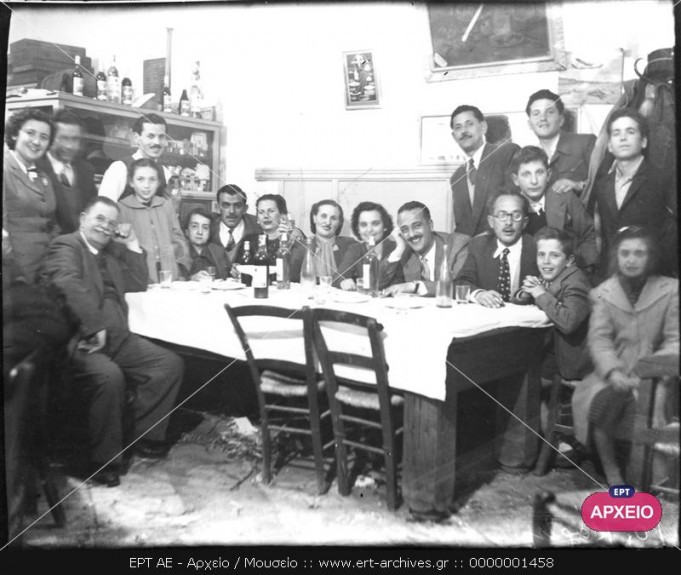 ΠΑΡΕΑ ΣΕ ΤΑΒΕΡΝΑ | archive.ert.gr