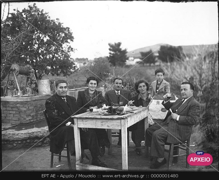 ΟΙΚΟΓΕΝΕΙΑ ΣΤΗΝ ΕΞΟΧΗ - archive.ert.gr