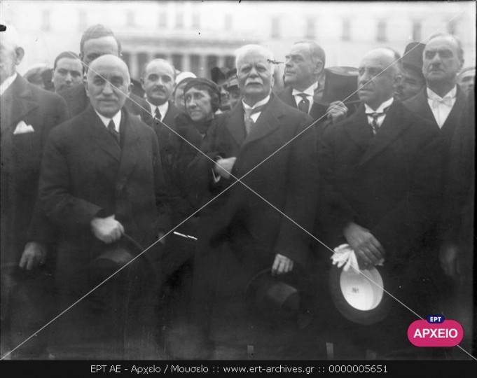 ΟΙ ΑΛ. ΖΑΪΜΗΣ ΚΑΙ Ο Π. ΤΣΑΛΔΑΡΗΣ ΣΤΗΝ ΒΟΥΛΗ | archive.ert.gr